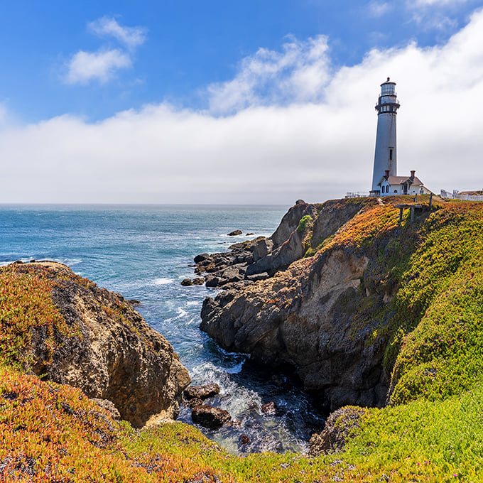 Those bold stripes make this lighthouse the zebra of the California coast, impossible to miss. 