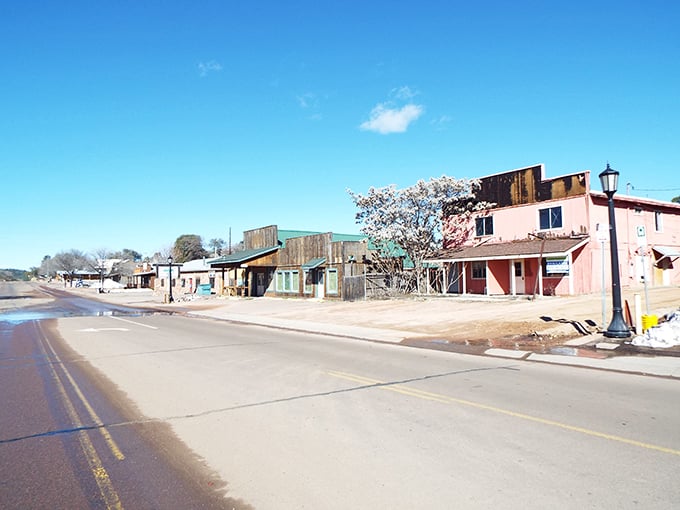 The charming storefronts of Payson offer small-town shopping without big-city prices – your wallet will send you a thank-you note.