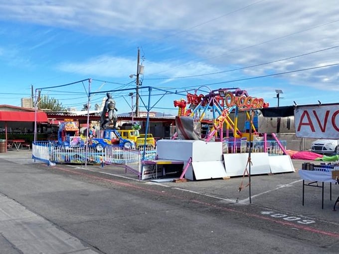 Not just shopping—Broadacres delivers full-blown carnival thrills. Nothing says "I came for socks but stayed for adventure" like a midday ride.