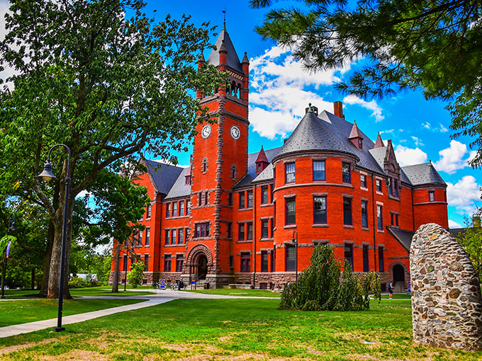 Glatfelter Hall's magnificent red brick tower reaches skyward like Hogwarts for history buffs. Gettysburg College's crown jewel has watched over generations.