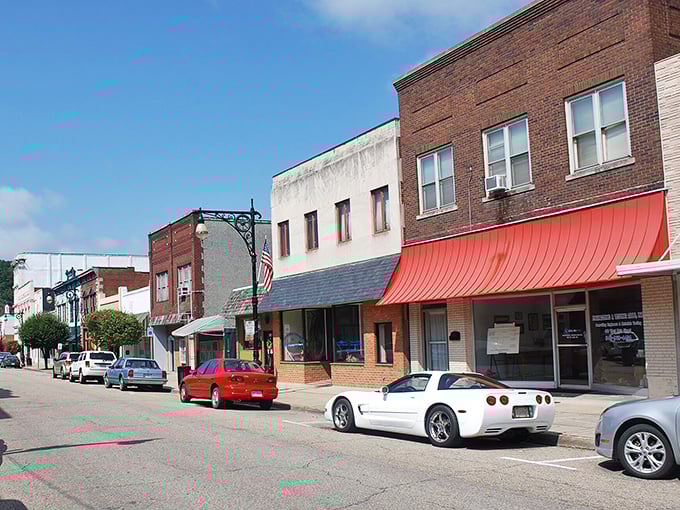 Red awnings and brick facades give Main Street that Norman Rockwell painting quality – minus the inflated art auction prices.