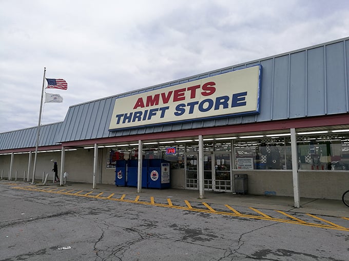 AMVETS stands proud with its American flag – a patriotic palace of pre-loved possibilities awaiting your exploration.