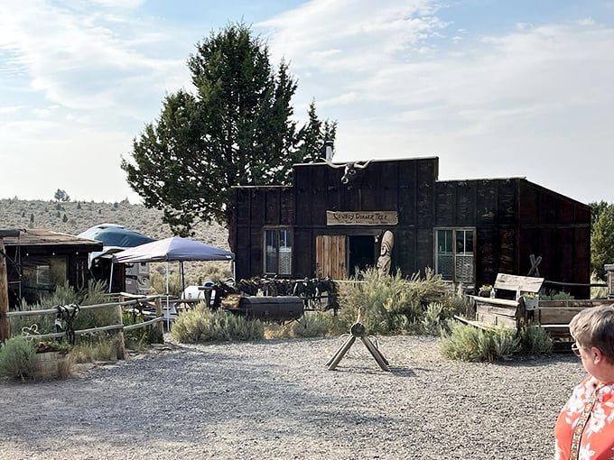 The Cowboy Dinner Tree looks like it was plucked straight from a Western film set – John Wayne would approve of these steaks.