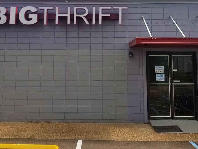 "BIG THRIFT" indeed—the name doesn't lie about what awaits inside this no-frills treasure trove of secondhand delights.