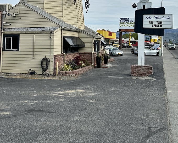 The Windmill's sign promises small-town charm and big-time flavor in a slice of Wenatchee's dining history.