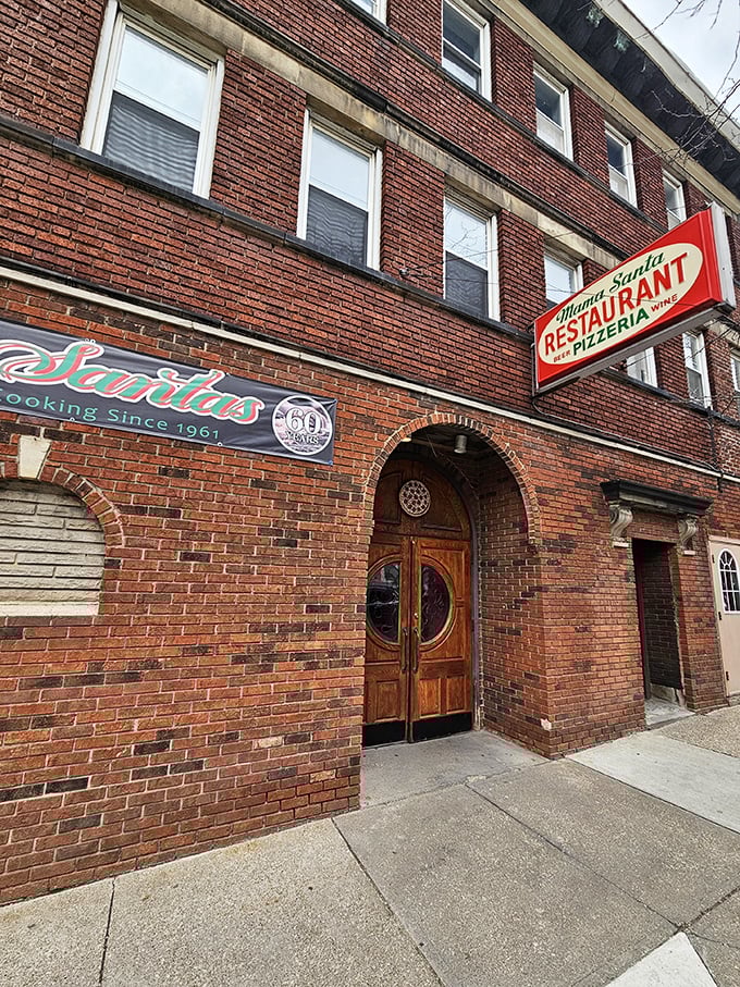 Cleveland neighborhoods know their pizza – this unassuming spot clearly earned its stripes.