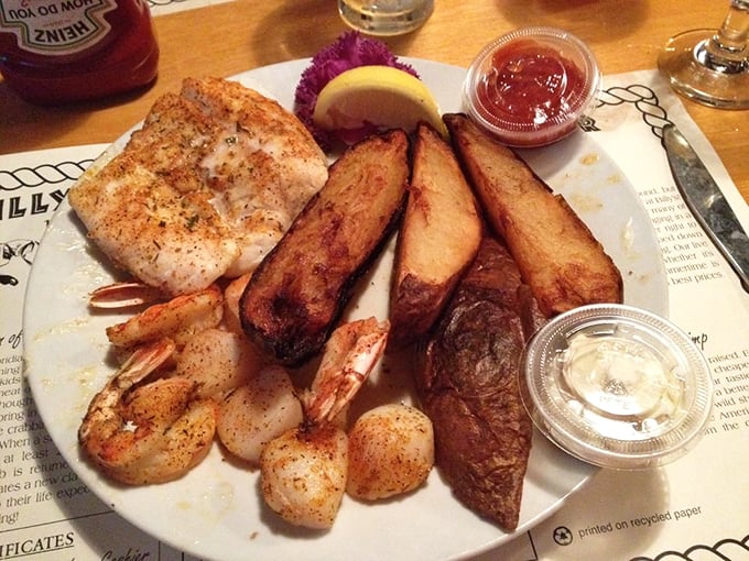 When seafood and potato wedges share a plate in Florida, it's not just dinner—it's a coastal celebration that makes your taste buds do the conga.