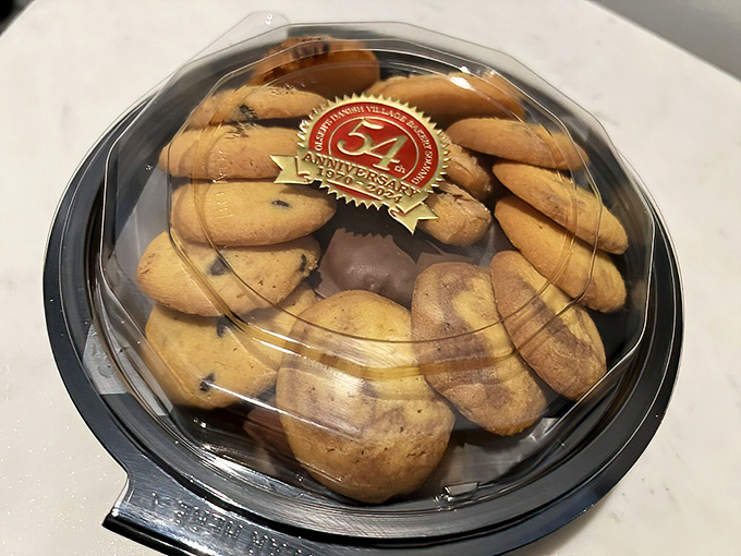 These butter cookies aren't just treats—they're edible souvenirs with a 54-year pedigree. Grandma's cookie tin has finally met its match.
