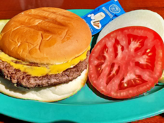 Even the cheeseburger gets the royal treatment here. Simple, honest, and satisfying—like a handwritten letter in the age of text messages.