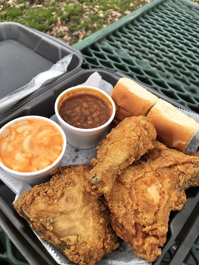 5. fried chicken with mac 'n cheese and baked beans meal