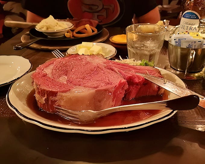Some restaurants serve roast beef; Aberdeen Barn serves a carnivore's dream. That knife isn't just for show—it's the key to unlocking pure beefy bliss.