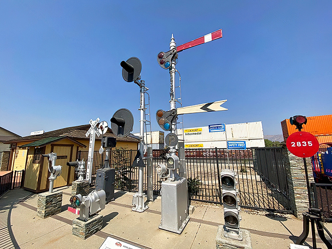 Train enthusiasts gather at these vintage railroad signals like kids at an ice cream truck—with equal parts nostalgia and excitement.
