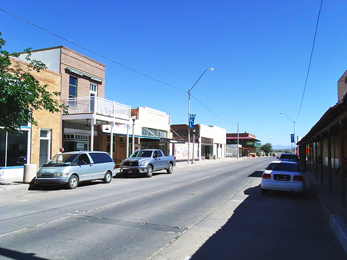 Florence's historic downtown looks like a movie set where John Wayne might have ordered coffee – but with better plumbing.