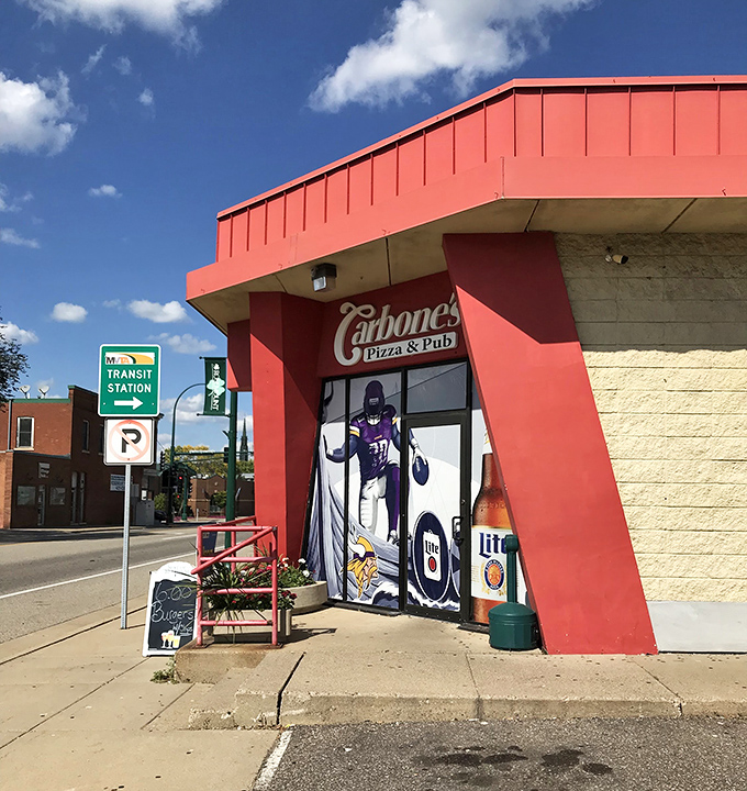 Carbone's Pizza & Pub: Sports on the walls and pizza on the tables—a Minnesota match made in heaven that feels like coming home.