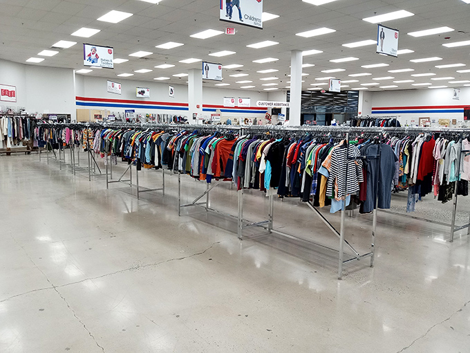 The Super Thrift Store sign beckons with promises of super finds at super prices. Your wallet and your conscience can both leave happy. 