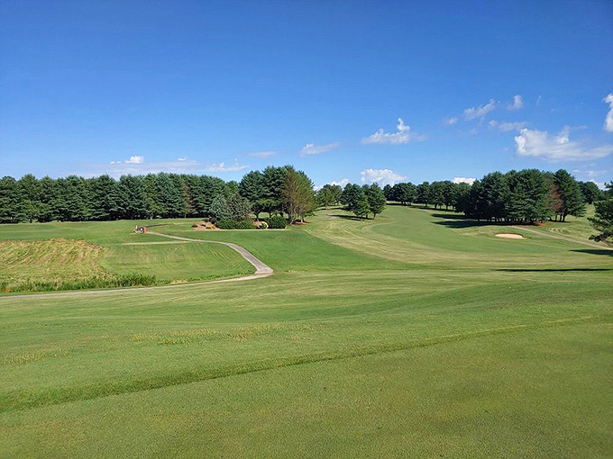 Golf with a view! Apple Mountain's rolling greens make even terrible golfers like me forget about their scorecard and enjoy the scenery.