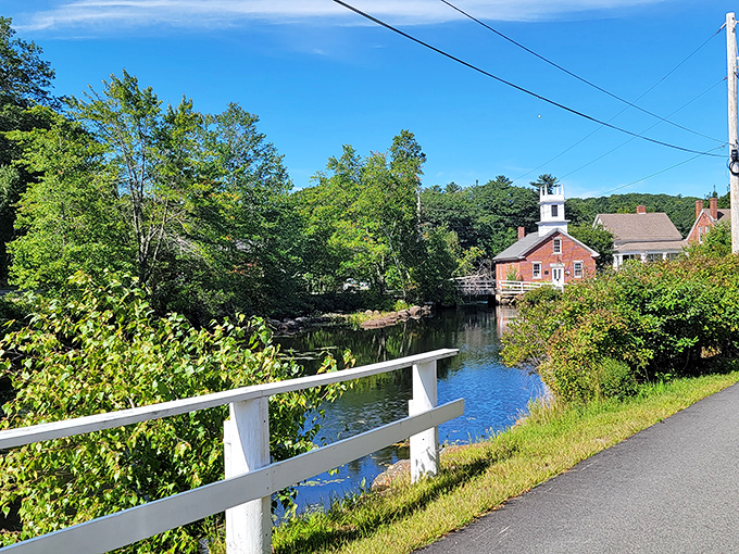 White fences and glassy waters—Harrisville's scenic pathways offer the kind of peaceful stroll that makes smartphone addiction seem utterly ridiculous.