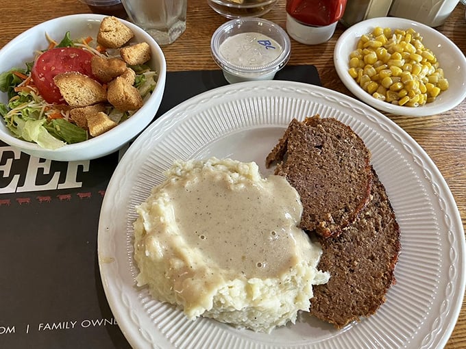 Meatloaf and mashed potatoes – the Fred Astaire and Ginger Rogers of comfort food, dancing together in perfect harmony.