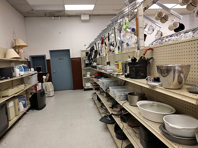 Kitchen equipment galore – where amateur chefs and professional penny-pinchers unite to find that perfect pot they didn't know they needed.