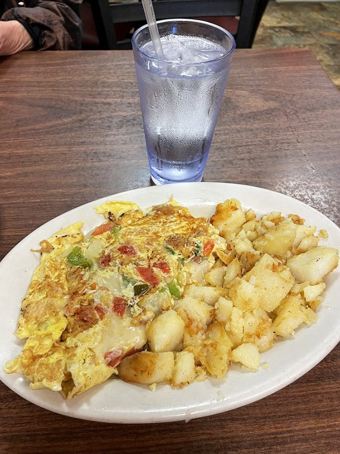 This veggie omelet and home fries combo is the breakfast equivalent of a warm hug—comforting, satisfying, and exactly what you need after a long week. 