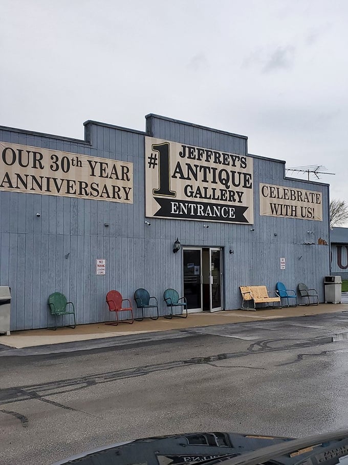 Jeffrey's Antique Gallery celebrates 30 years of connecting people with pieces of the past.