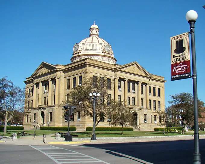 Lincoln's impressive courthouse dome watches over a town where your Social Security check can actually cover the essentials—with room for dessert!