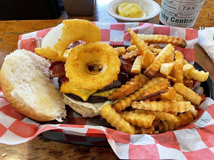 Meet the Western Burger: where onion rings, bacon, and cheese unite atop a beef patty like the superhero team your taste buds didn't know they needed.