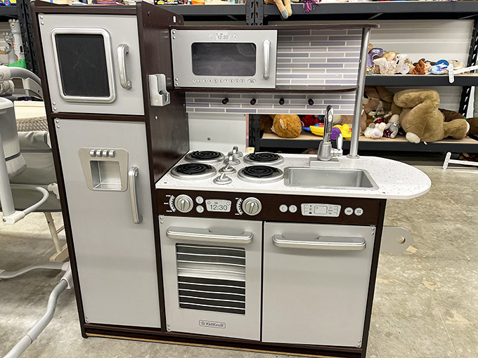 This play kitchen might be miniature, but it's sparked more culinary imaginations than a season of Top Chef Junior.