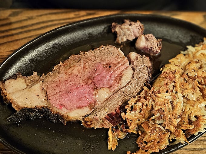 The star of the show: perfectly pink prime rib alongside crispy hash browns—a duo that's been making Midwesterners swoon since forever.