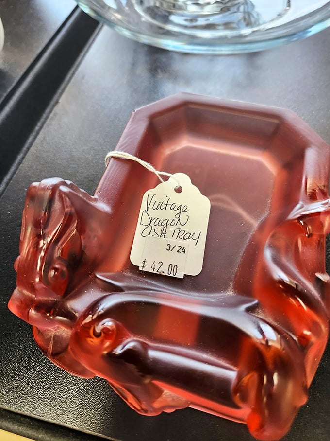 A vintage dragon ashtray that screams "conversation piece" even in homes where nobody's smoked since the Clinton administration.
