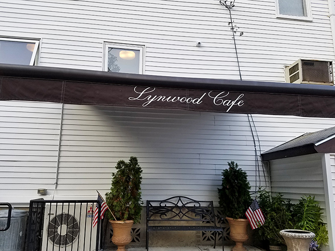 Lynwood Cafe's awning offers a touch of elegance to this humble building – like wearing your Sunday best to eat world-class pizza.