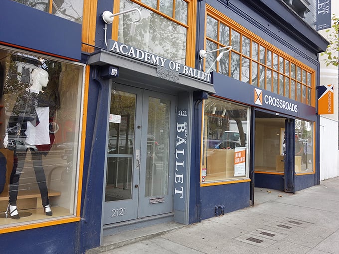 Behind those golden-framed windows at Crossroads Trading lies a carefully curated collection. San Francisco style without emptying your Golden Gate wallet!