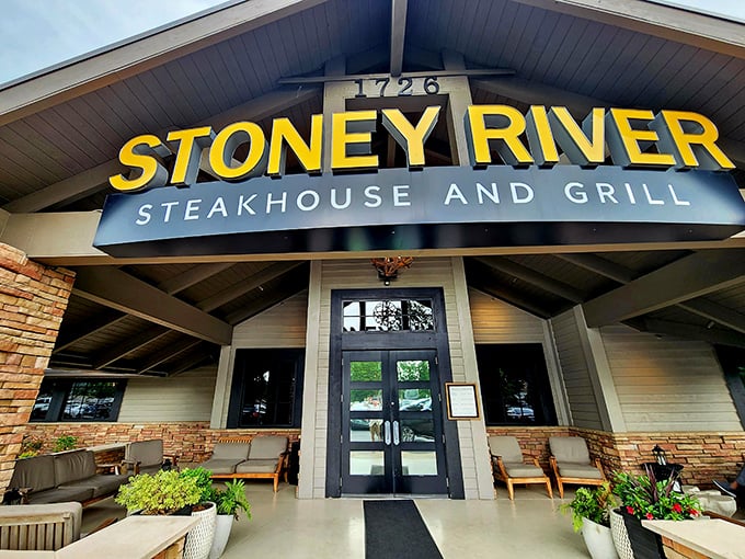Stoney River Steakhouse (Franklin): That welcoming entrance says "special occasion" without saying a word – your taste buds will thank you.