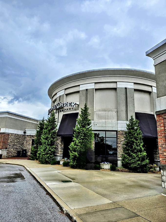 The modern exterior of Stone Creek houses traditional values: exceptional ingredients, perfect preparation, and Midwest hospitality that warms the soul.