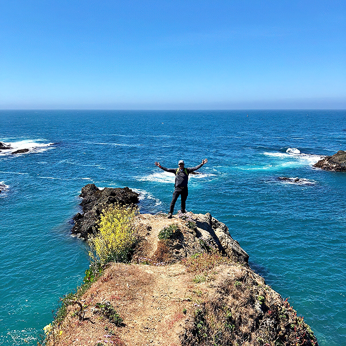 "I'm king of the world!" moments come standard with Mendocino's cliff-top trails, no Leonardo DiCaprio or sinking ships required.