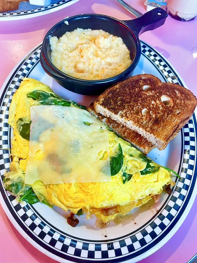 Not just an omelette, but a work of art. When spinach and cheese get together, they don't just date—they get married on your plate.