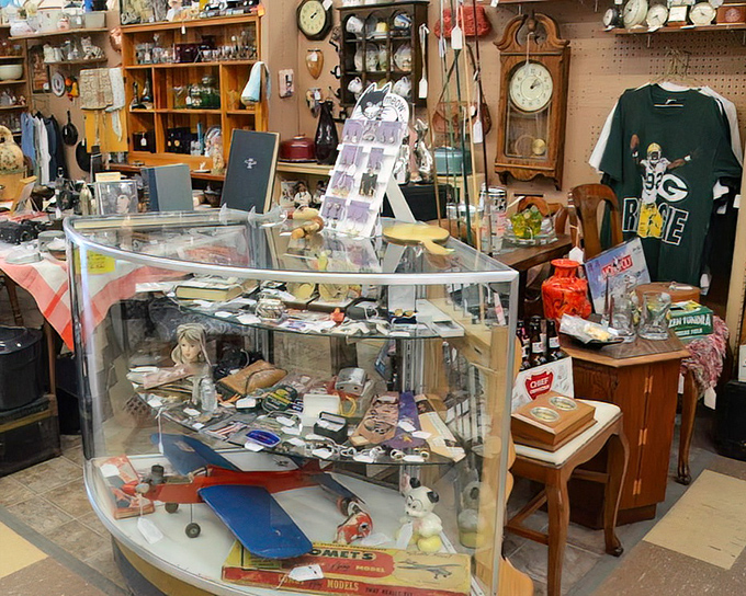 Every booth tells a different story—this one's packed with enough mid-century treasures to make Don Draper feel right at home.