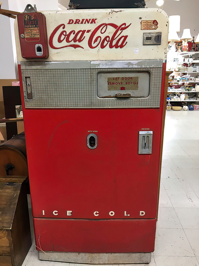 The Coca-Cola machine that once cooled dusty travelers now stands as a monument to roadside Americana. That "Ice Cold" promise still looks refreshing 70 years later.