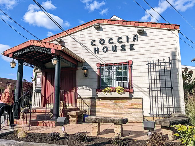 This cottage-style charmer proves great pizza can emerge from the most unexpected architectural packages.