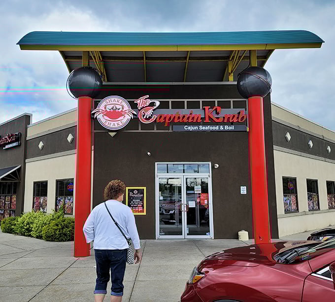 Modern meets maritime at Captain Krab. Where Harrisburg gets its Louisiana-style seafood fix without the bayou road trip.