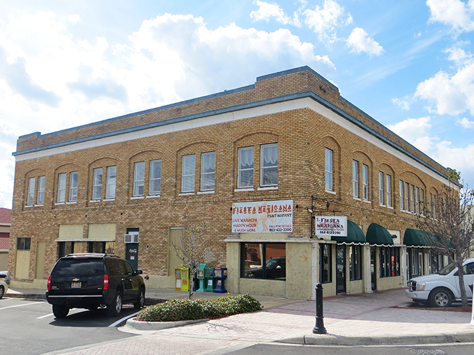 Brick buildings and palm trees define Haines City's affordable downtown. Mickey Mouse is nearby, but your retirement dollars aren't going to Disney!