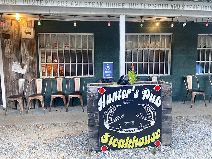 The antler-adorned sign tells you everything you need to know – Hunter's takes its meat seriously, but not itself.