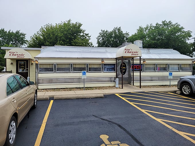 This gleaming diner car isn't going anywhere—except maybe back in time to when meals were simple and simply delicious.