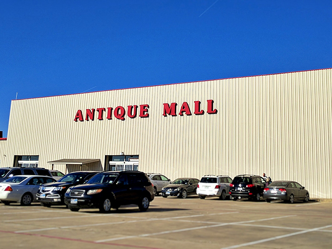 LoneStar Antiques knows that serious antiquing requires serious refreshment—hence the brilliant tea room addition.