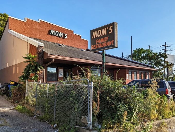 The humble brick building housing Mom's is like that reliable friend who never changes – comfortingly constant in a chaotic world.