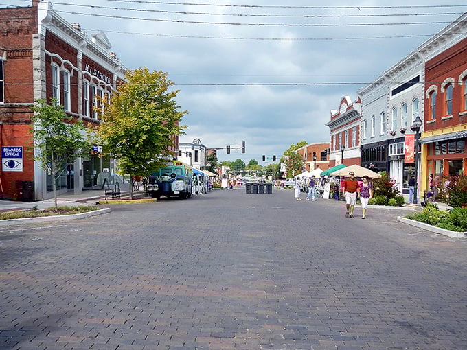 Downtown Rogers combines small-town charm with big-time savings – where retirement dreams don't require emptying the piggy bank.