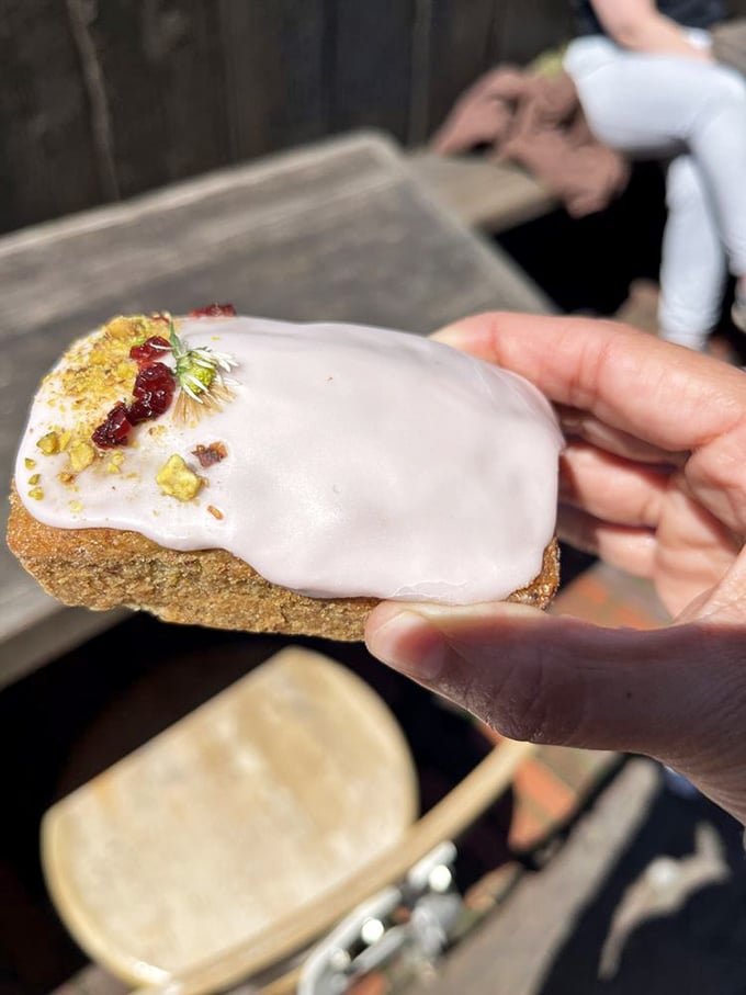 This mahlab cake with its delicate garnish proves that sometimes the most beautiful things taste even better.