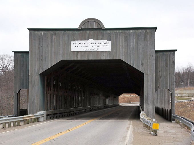 The Smolen-Gulf Bridge stretches across the landscape like a wooden time machine, inviting drivers to momentarily travel back to a simpler era.