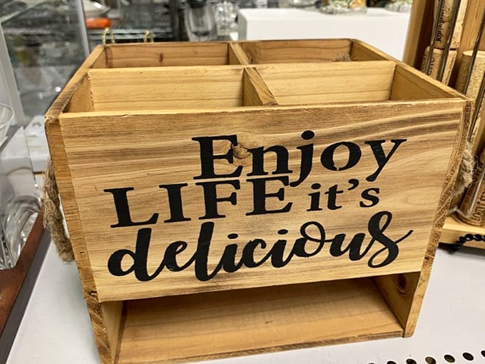 A wooden crate with life advice – because sometimes wisdom comes from the most unexpected places.