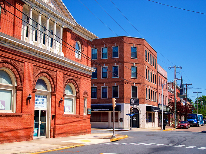 Cambridge rolls out small-town hospitality like a red carpet, minus the Hollywood price tags. 
